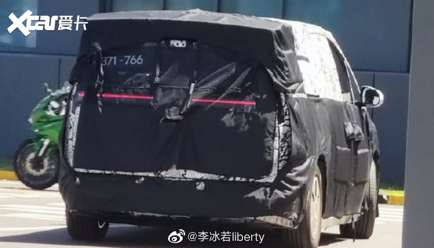 2023年底首发 理想MEGA最新谍照曝光-爱卡汽车