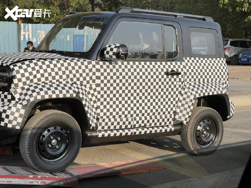 迷你“小G” 宝骏KiWi纯电SUV谍照曝光-爱卡汽车