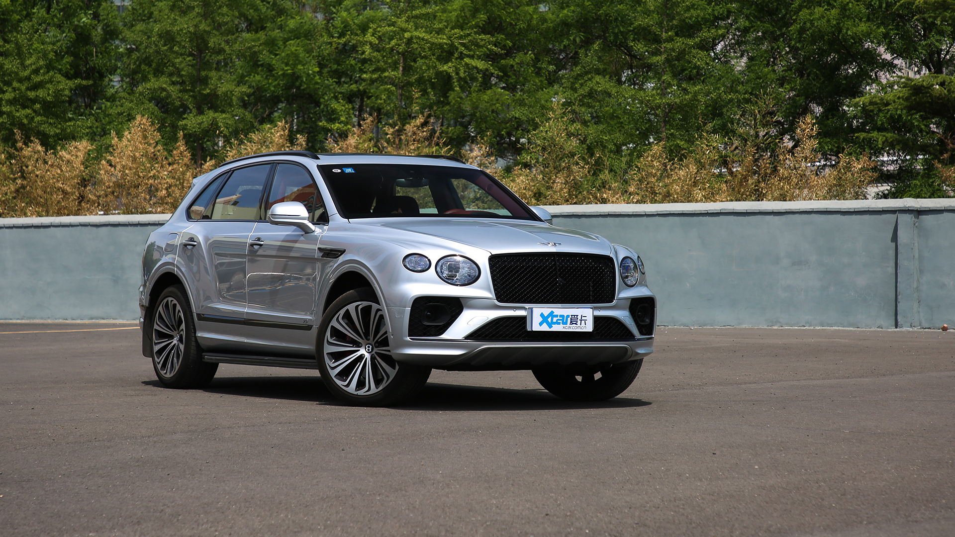 【图】2021款添越 4.0T V8全车详解_内饰外观图片-爱卡汽车